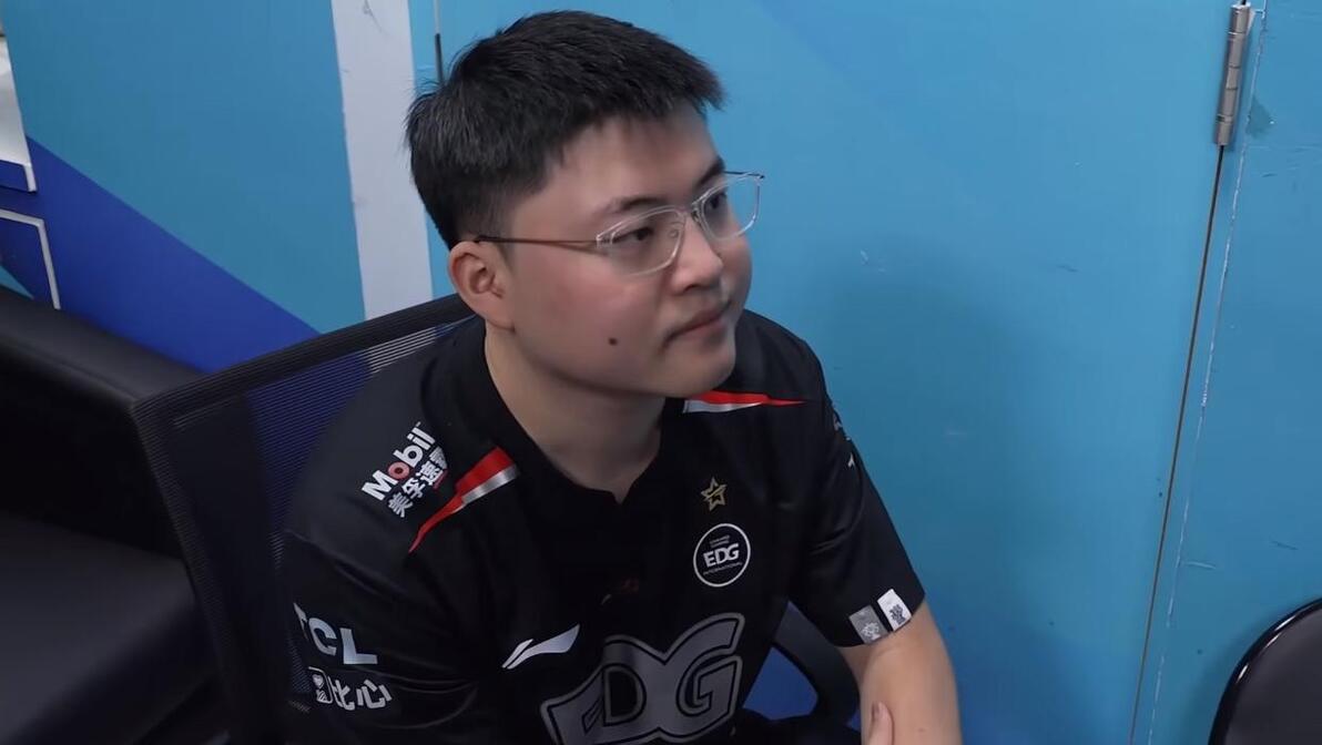 Ruler再度评价Uzi，巅峰期两年之内，任何一个ADC，都会被他打爆 - 哔哩哔哩