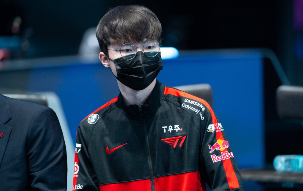 Doinb：Lwx、EDG圣枪哥、369韩服被封，因爆料开赛时间被罚5万 - 哔哩哔哩