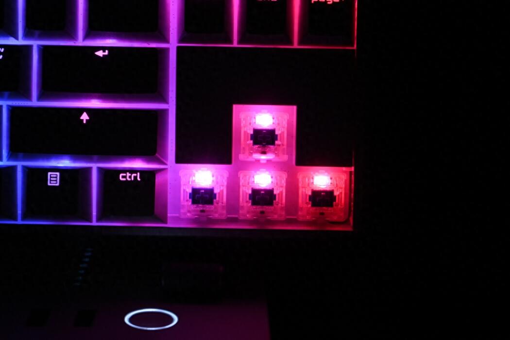 经典轴体有内味了，樱桃MX3.0 TKL RGB机械键盘开箱试玩 - 哔哩哔哩