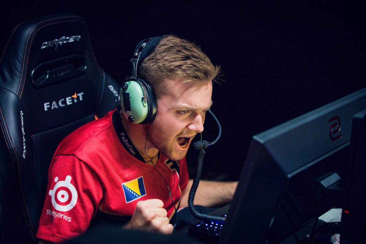 和夜店一样花里胡哨，CSGO夜王NiKo库存介绍！ - 哔哩哔哩