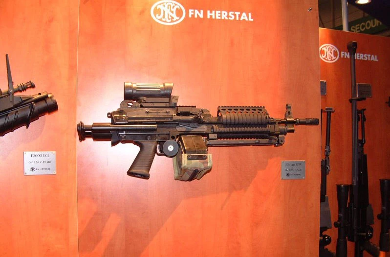 【轻武器科普】美国M249 SPW / Mk46 MOD 0轻机枪简介 - 哔哩哔哩