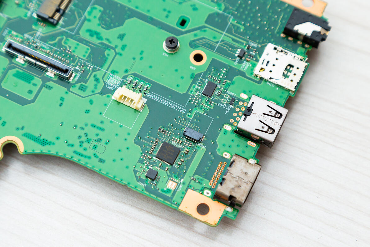 拆解评测ThinkPad P15\T15g：可能是当下设计用料最好的15寸移动工作站 - 哔哩哔哩