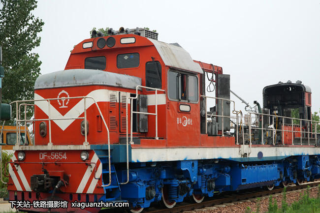 【科普】二七厂的杰作-中国铁道部|北京二七机车厂|东风7C型内燃机车 - 哔哩哔哩