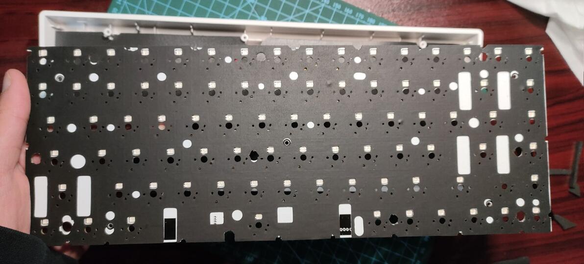 第一把客制化键盘——黑吉蛇dk84，静音宿舍系 - 哔哩哔哩