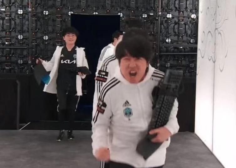 EDG进决赛！LCK直言决赛EDG想赢一把都难？ - 哔哩哔哩