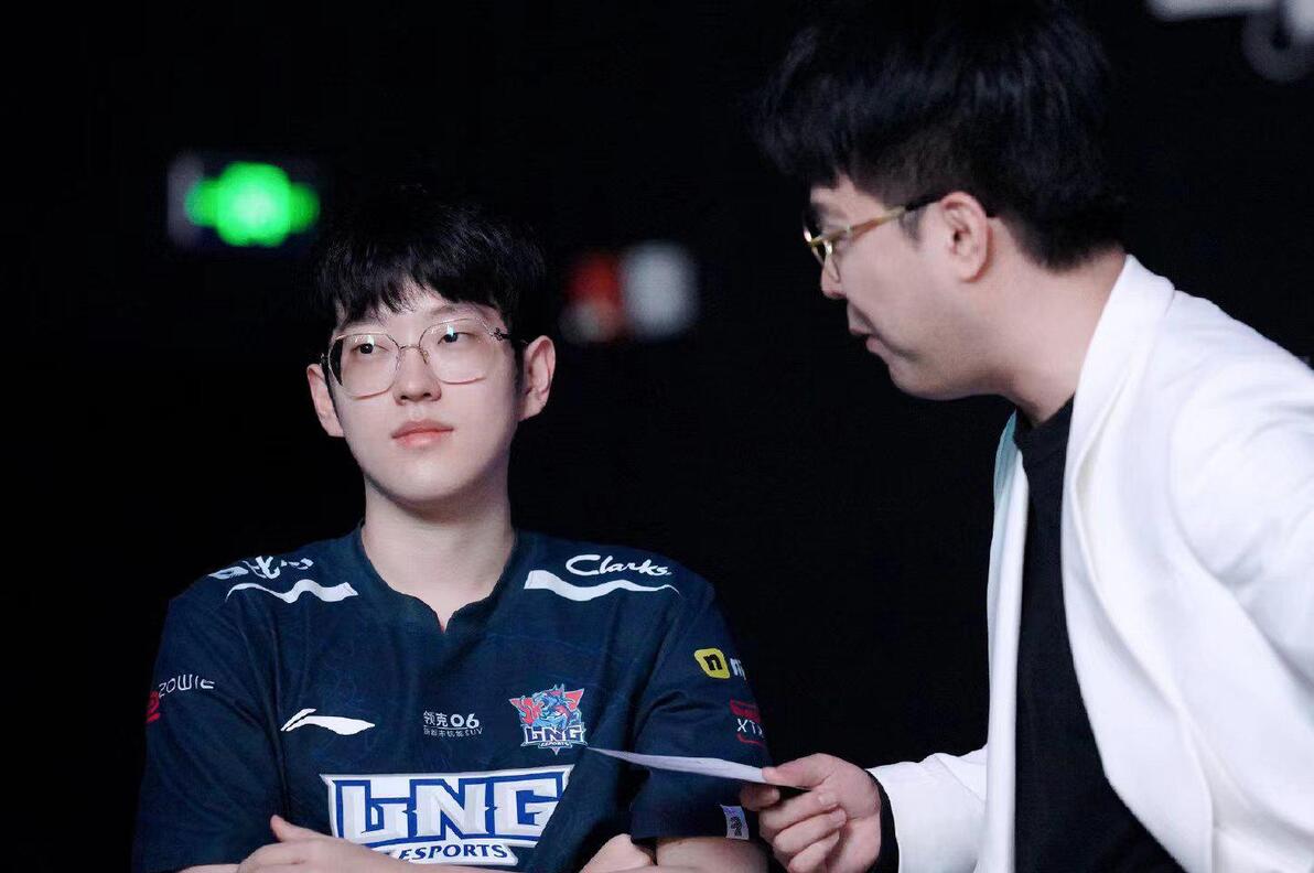 LPL官方公布常规赛最佳阵容，Scout突出重围，大小王霸榜一二阵 - 哔哩哔哩