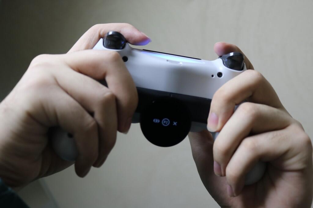 此药苦口，但能救命——官方PS4手柄“背键”体验报告 - 哔哩哔哩