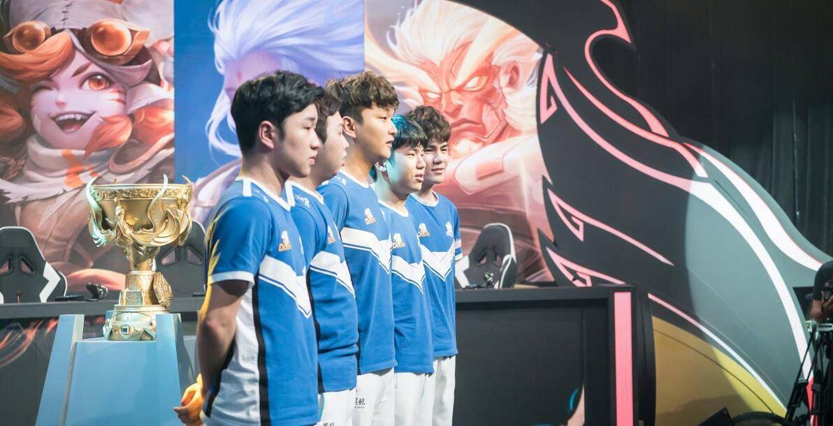 王者荣耀世冠：eStar赢下ROX确定晋级八强！淘汰赛大可能KPL内战 - 哔哩哔哩