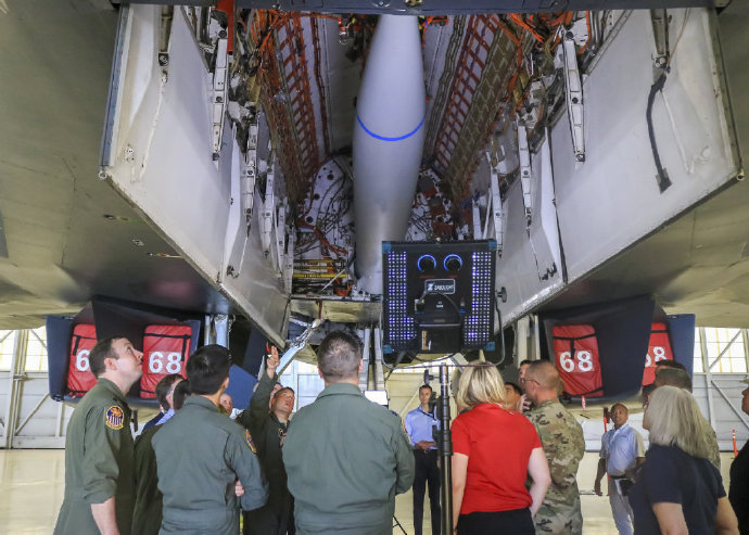 AGM-183 ARRW真容泄出 - 哔哩哔哩