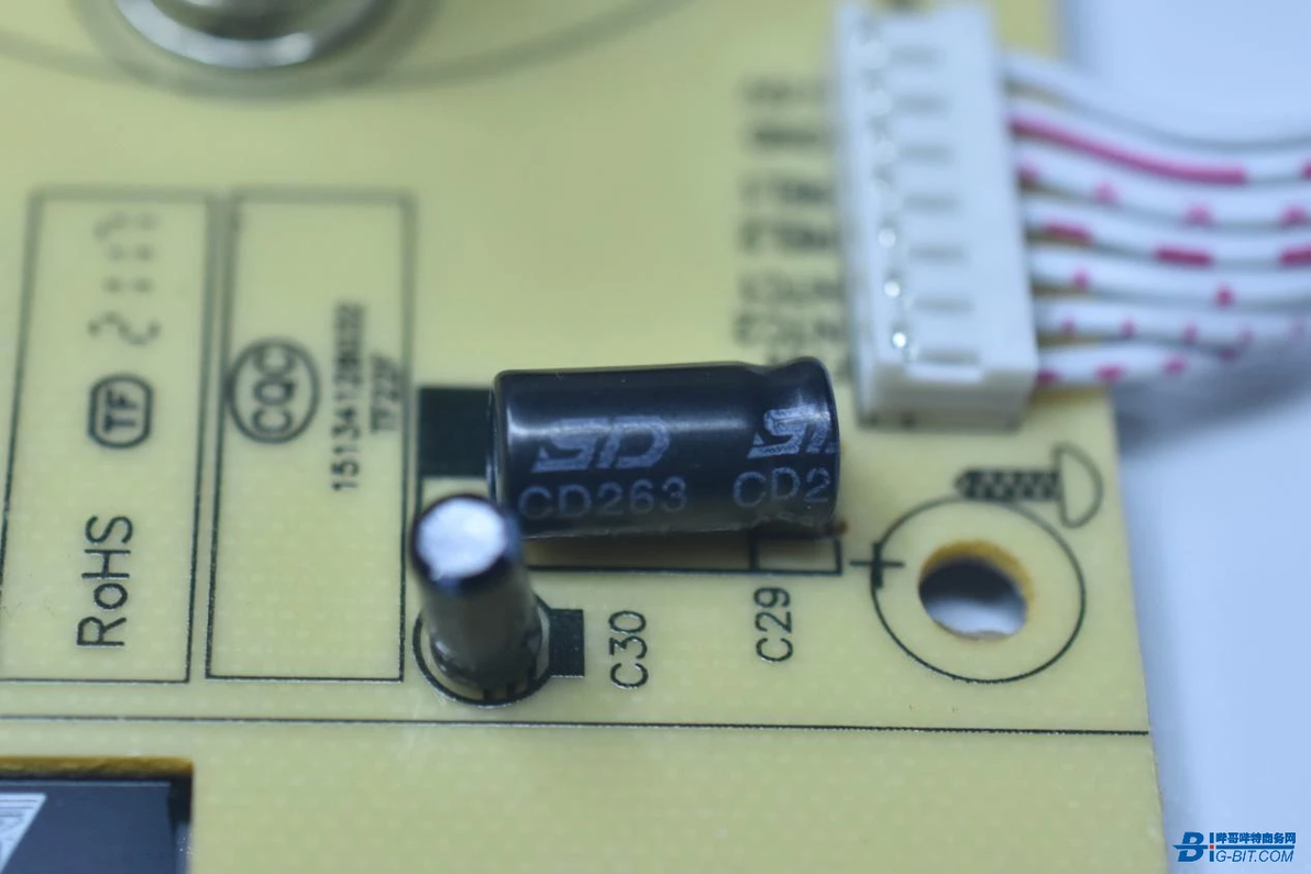 米家踢脚线电暖器1S拆解：智能恒温的秘密 - 哔哩哔哩