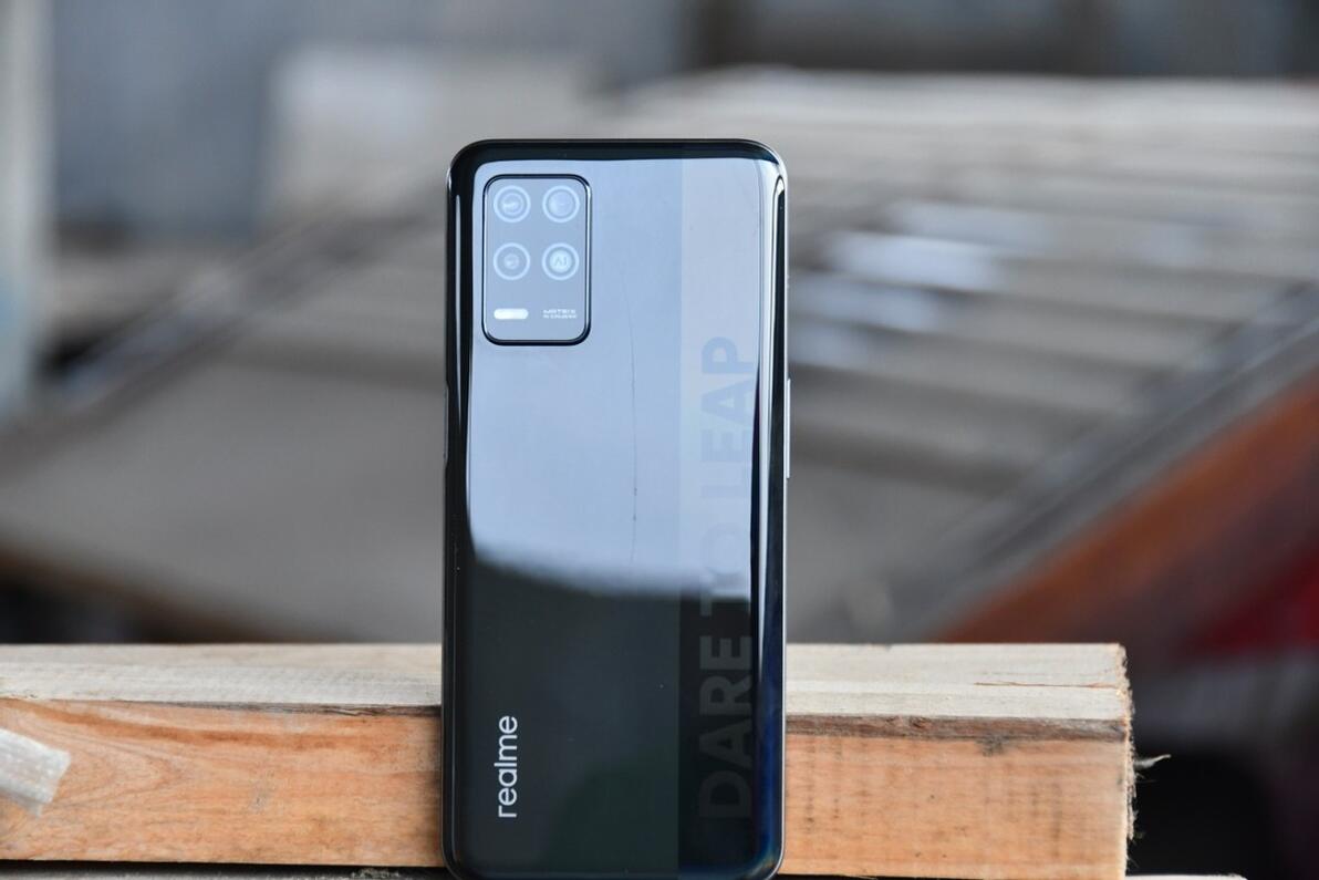 realme真我Q3测评：骁龙750G+120Hz屏，千元机性价比难超越 - 哔哩哔哩