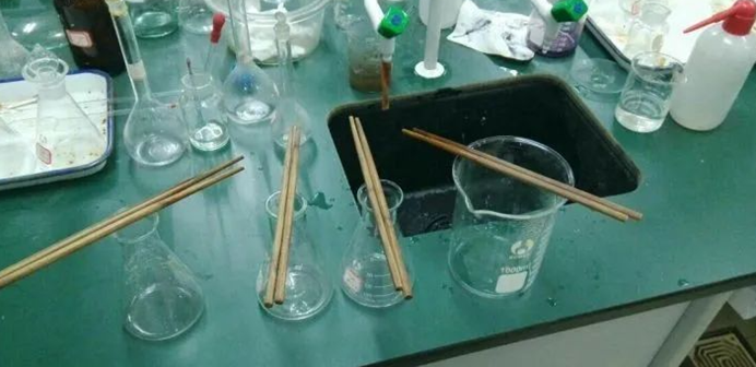 实验室进食的危害，你知道吗？ - 哔哩哔哩