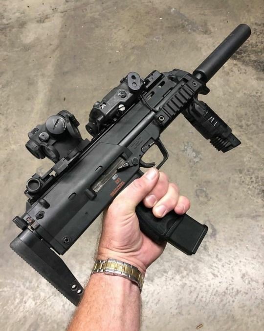 枪械图鉴HK MP7 - 哔哩哔哩