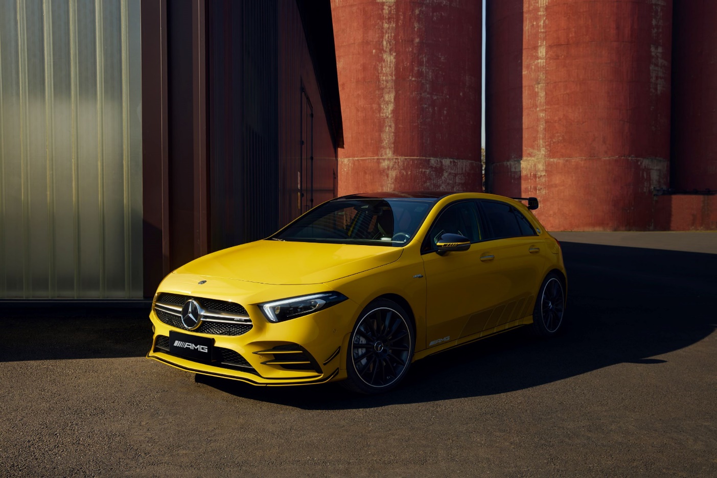 梅赛德斯-AMG A 35 4MATIC灿日特别版耀眼上市 - 哔哩哔哩