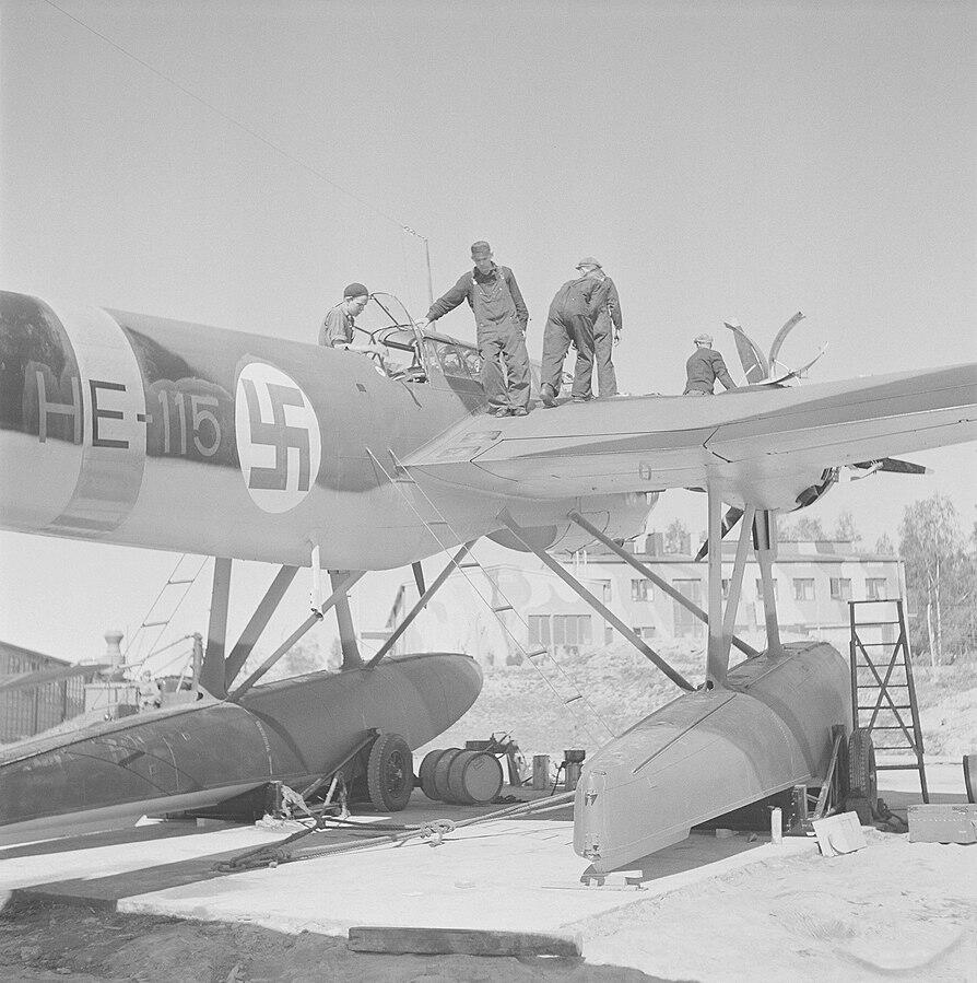 二战德国空军旧照(8) - 亨克尔He115 水上飞机 - 哔哩哔哩