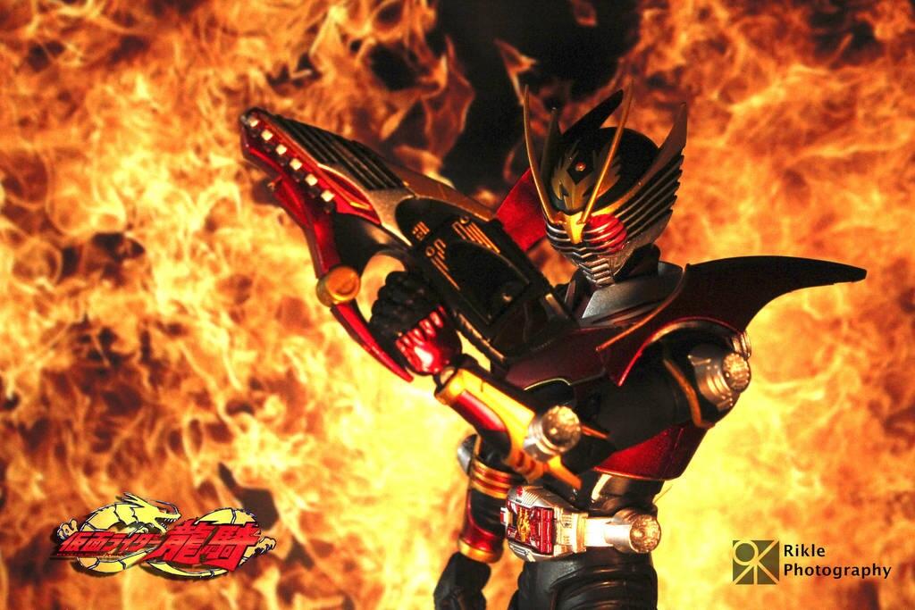 假面骑士壁纸——Ryuki(龙骑) - 哔哩哔哩