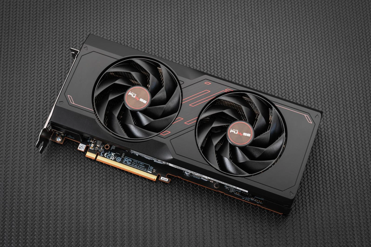 RX 7800 XT/7700 XT显卡测评，AMD 2K游戏利器登场 - 哔哩哔哩