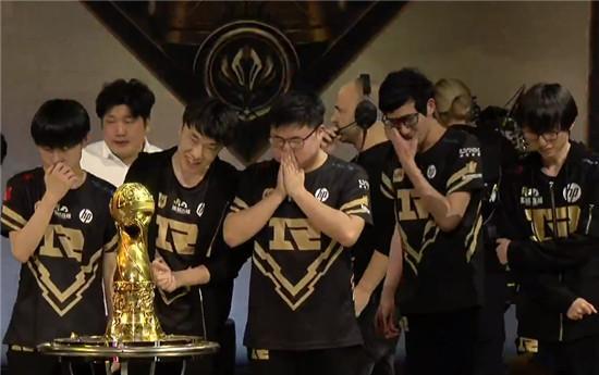 无冕之王终加冠！Uzi六年生涯首登顶夺魁MSI，世界第一AD没毛病 - 哔哩哔哩