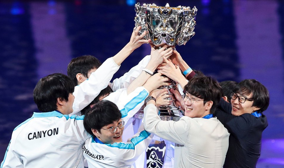 Showmaker夺冠感慨：18年一整年，我每天还在为LCK升降级赛而发愁 - 哔哩哔哩