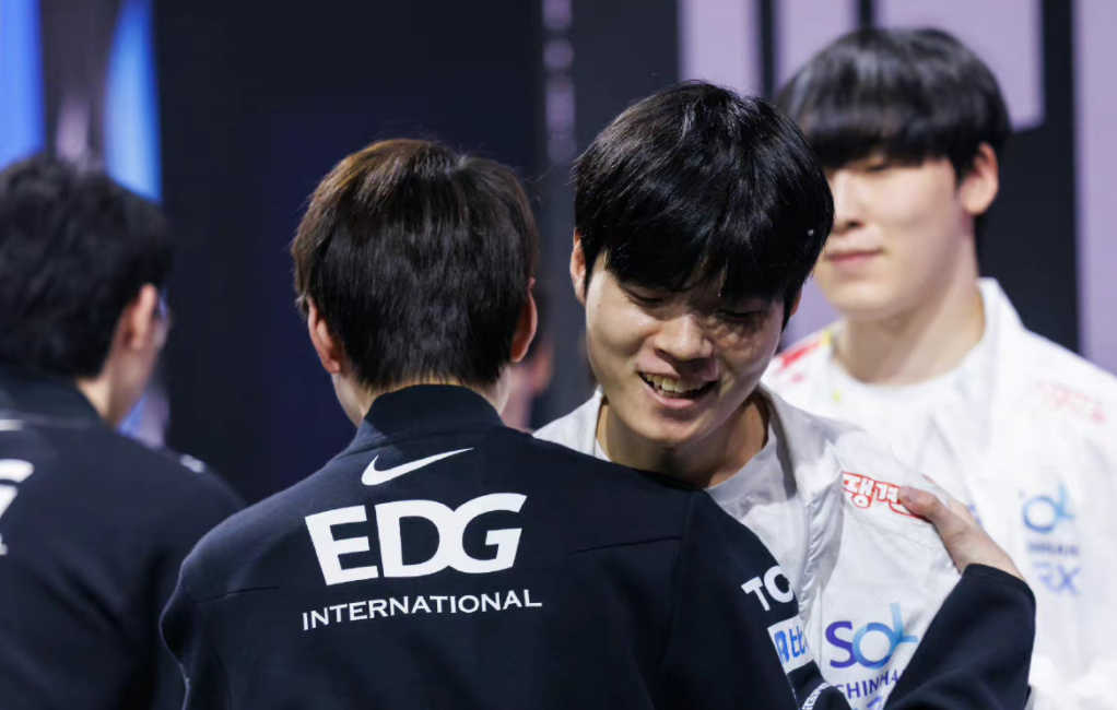 止步八强与生病有直接关系！小虎Meiko接连发声，EDG、RNG躺枪 - 哔哩哔哩