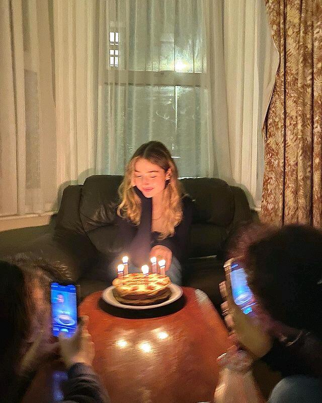 Zeliha Akpinar (ins 照片） - 哔哩哔哩