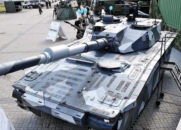 山地毒蛇：CV90-120-T轻型坦克 - 哔哩哔哩