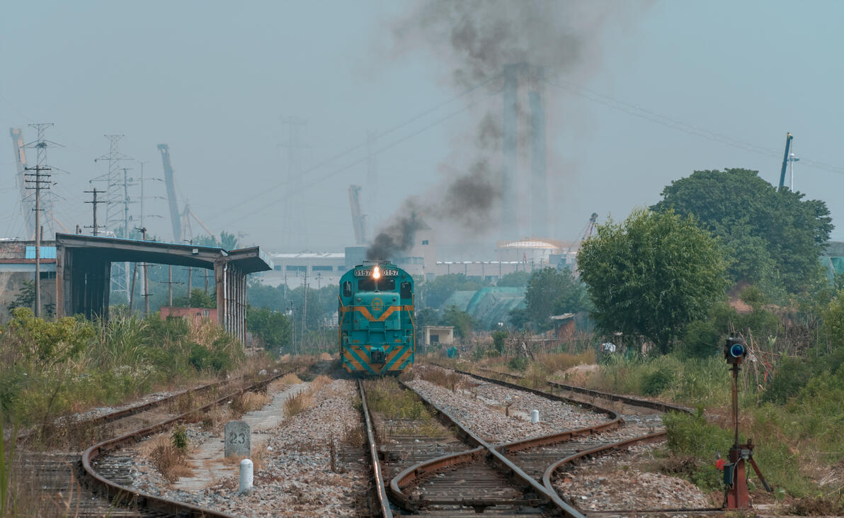 追忆——服役于镇瑞铁路二十余载的ND5型内燃机车 - 哔哩哔哩