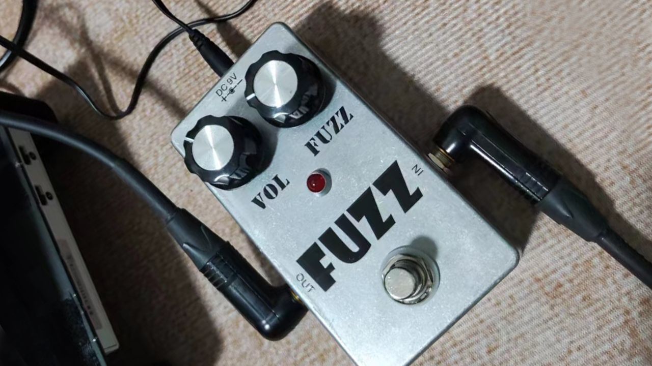 DIY FUZZ FACE自己做个法兹效果器记录一下 - 哔哩哔哩