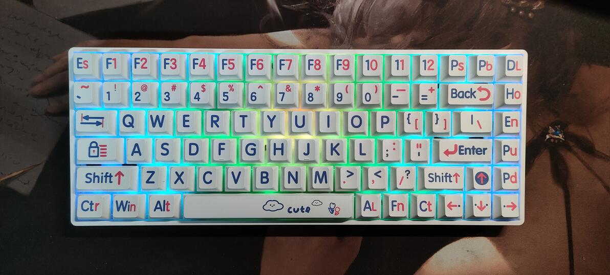 第一把客制化键盘——黑吉蛇dk84，静音宿舍系 - 哔哩哔哩