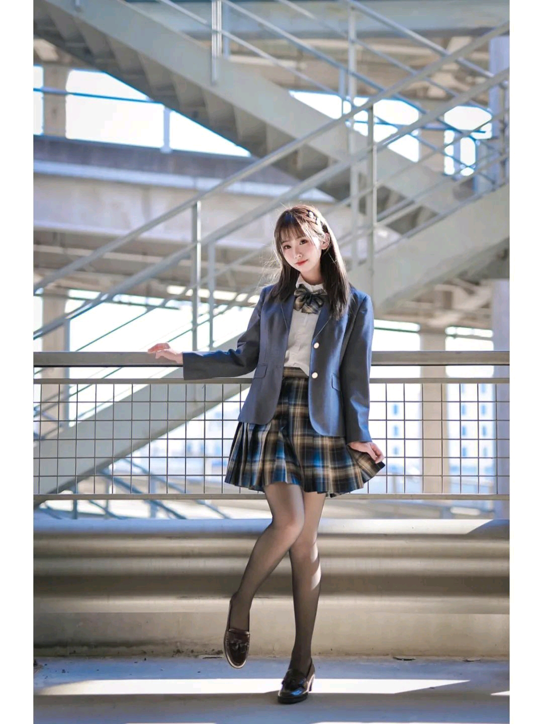 黑丝jk制服 哔哩哔哩 