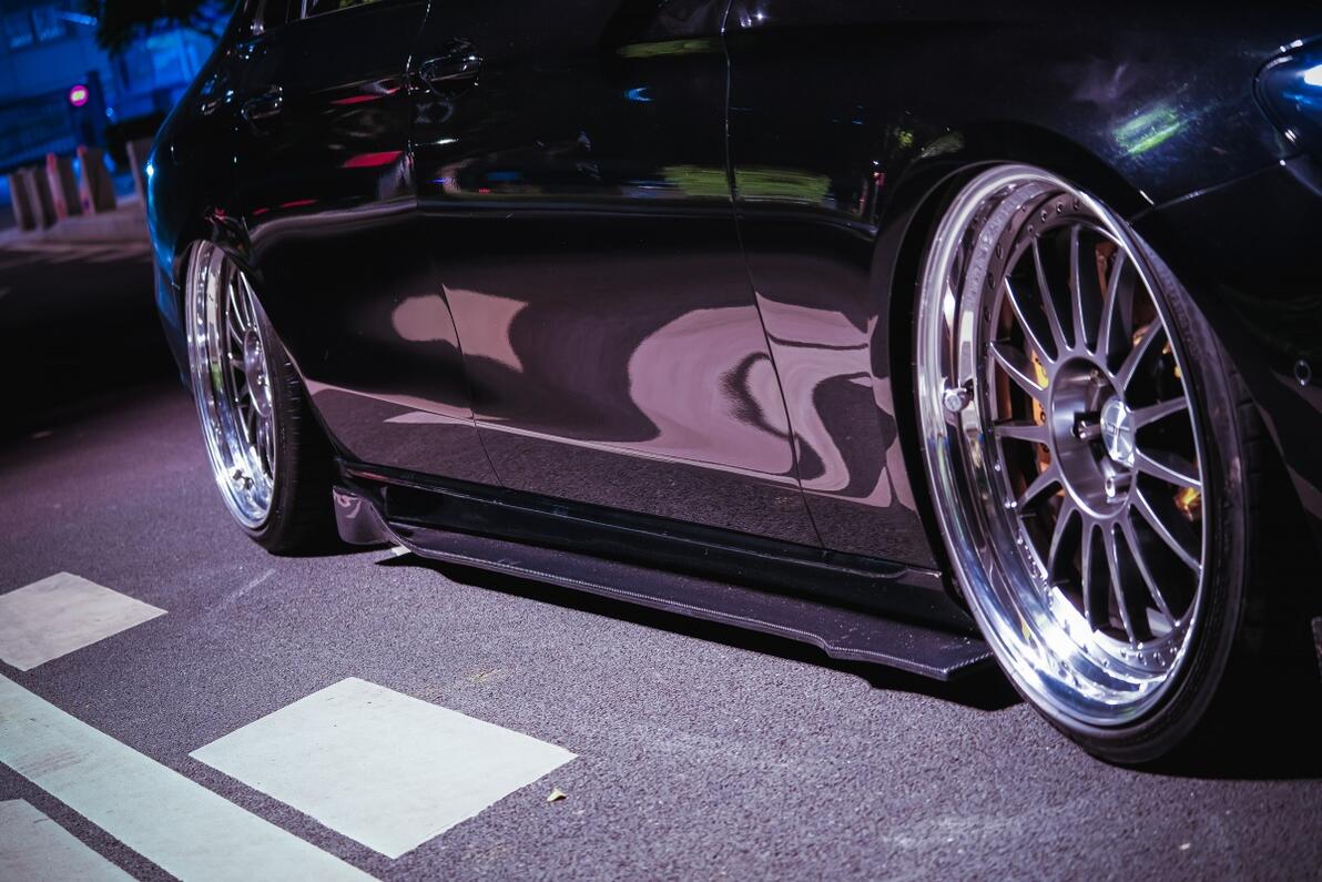 黑武士搭配轻VIP风格，这台奔驰E320L散发着逼人的杀气！ - 哔哩哔哩