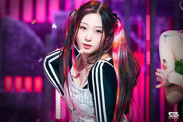 spicy.+收录曲舞台照三 - 哔哩哔哩