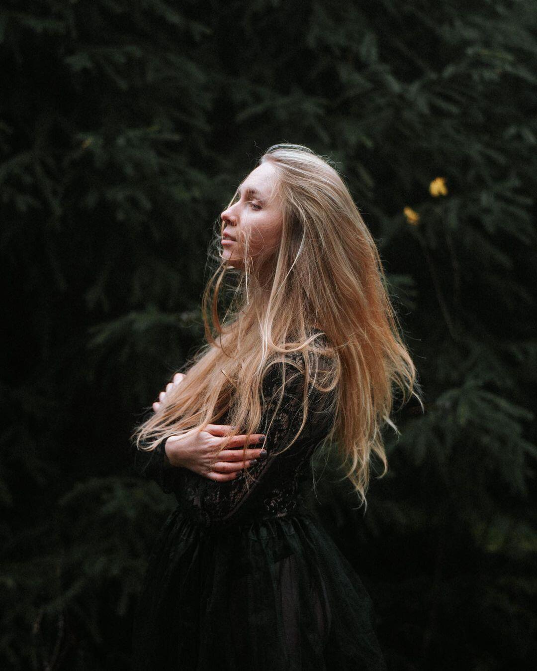 小众摄影师Kevin Spielmann暗调风格人像摄影作品图集赏析 - 哔哩哔哩