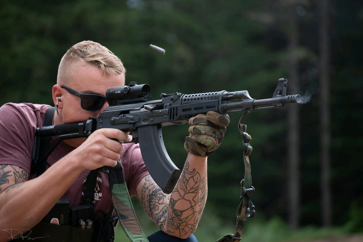 【AR or AK ?】AR/AK系枪械高清无水印美图合集 - 哔哩哔哩