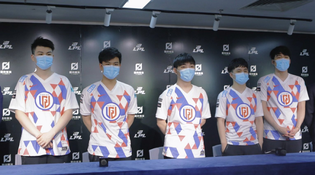 LPL迎来大换血！知情人爆料：LGD管理层入职WB，SN管理层入职BLG - 哔哩哔哩