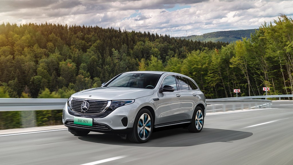 换个地方继续“干仗”，宝马iX3和奔驰EQC，谁才是最后的胜者？ - 哔哩哔哩