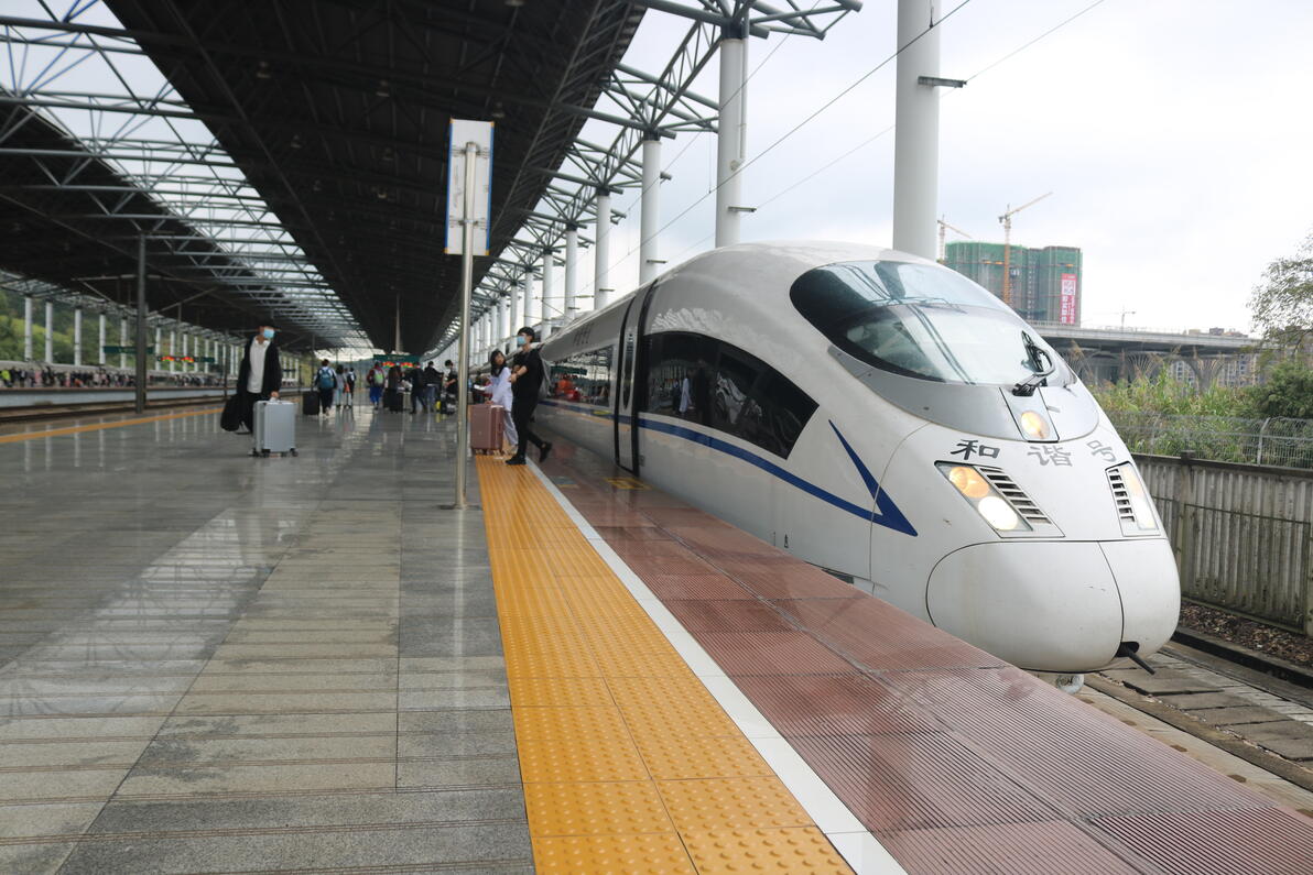 细讲CRH3C型动车组 - 哔哩哔哩