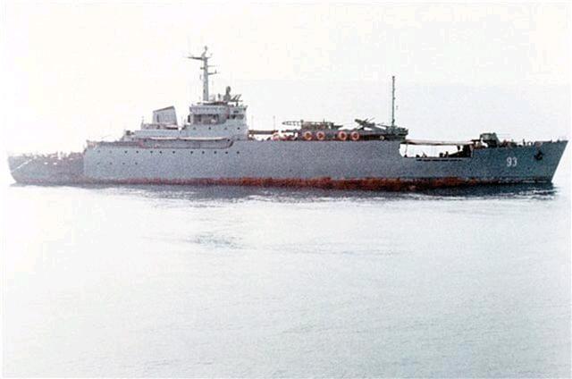 [冷战苏联海军舰船志05]11570型潜艇补给舰 - 哔哩哔哩