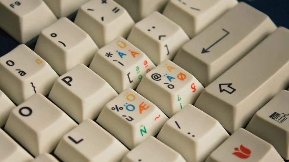 【键帽材质】常见键帽材质的粗略但又很详细的入门文章 - 哔哩哔哩