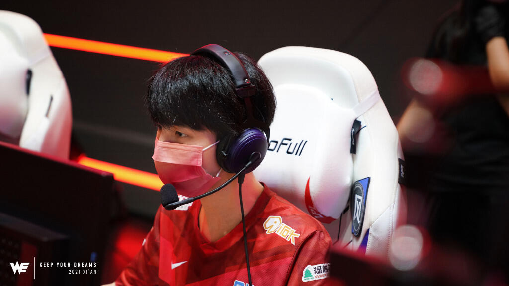 WE豪取五连胜！EDG终结连败止住颓势，V5首胜仅剩最后两次机会 - 哔哩哔哩