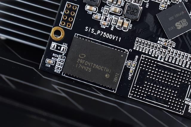 性价比游戏盘，SiS矽统科技P120 480G开箱评测 - 哔哩哔哩