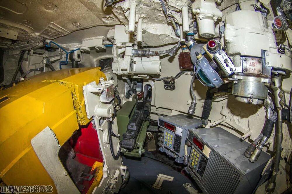 钻进T-90主战坦克内部 俄军现役王牌装备有何神秘之处 - 哔哩哔哩