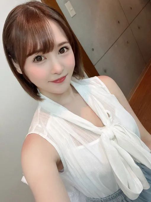 9月新人“女优”,罩杯大比拼! 哔哩哔哩