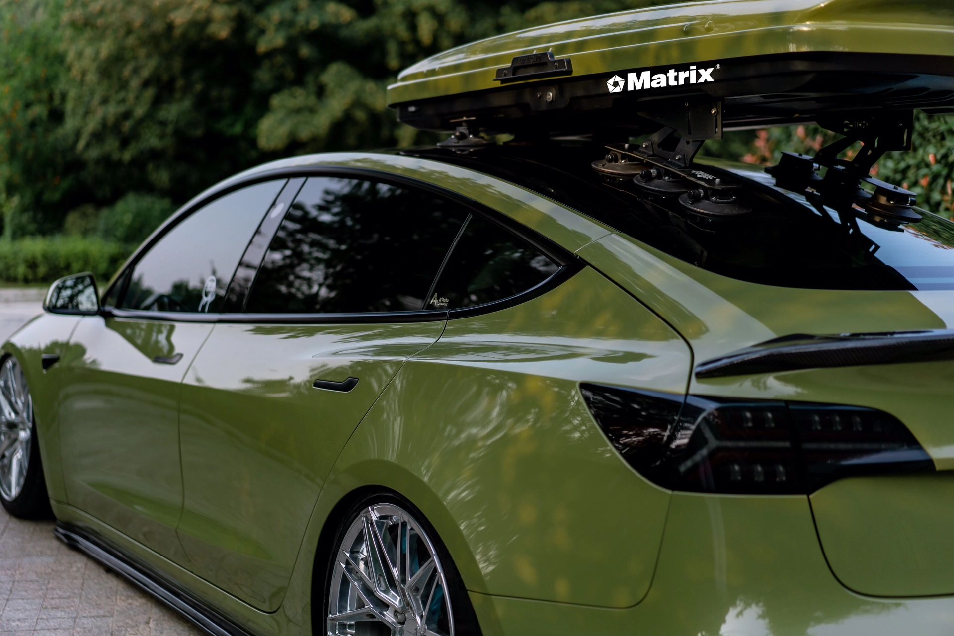 特斯拉Model3-Matrix矩阵改色膜豆蔻，温柔而治愈~ - 哔哩哔哩