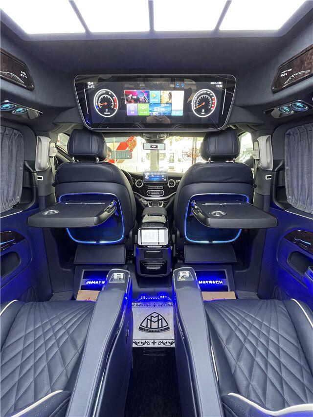 奔驰威霆迈巴赫VS680L，顶级豪华舒适配置，实车解析 - 哔哩哔哩