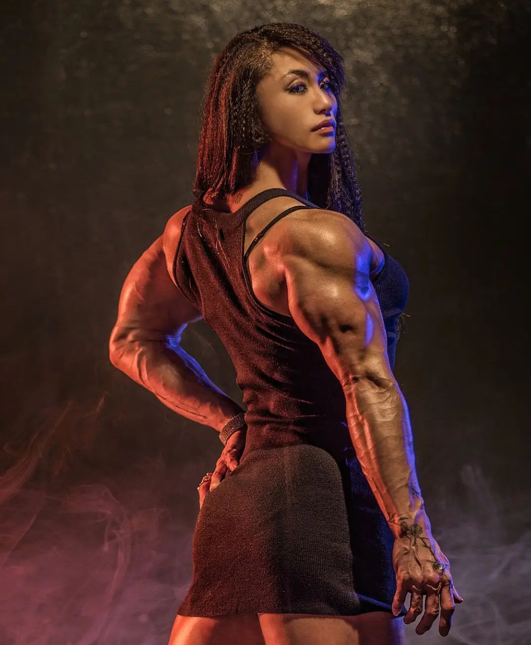 韩国强壮筋肉娘！健美运动员金春里！Chun-ri Kim - 哔哩哔哩