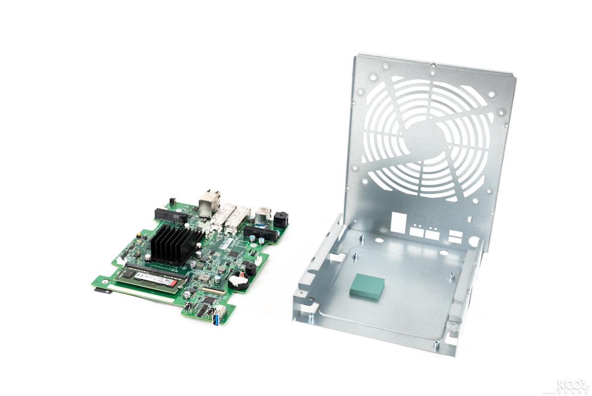 QNAP 威联通 TS-932PX 九盘位 NAS 网络存储 开箱评测 - 哔哩哔哩