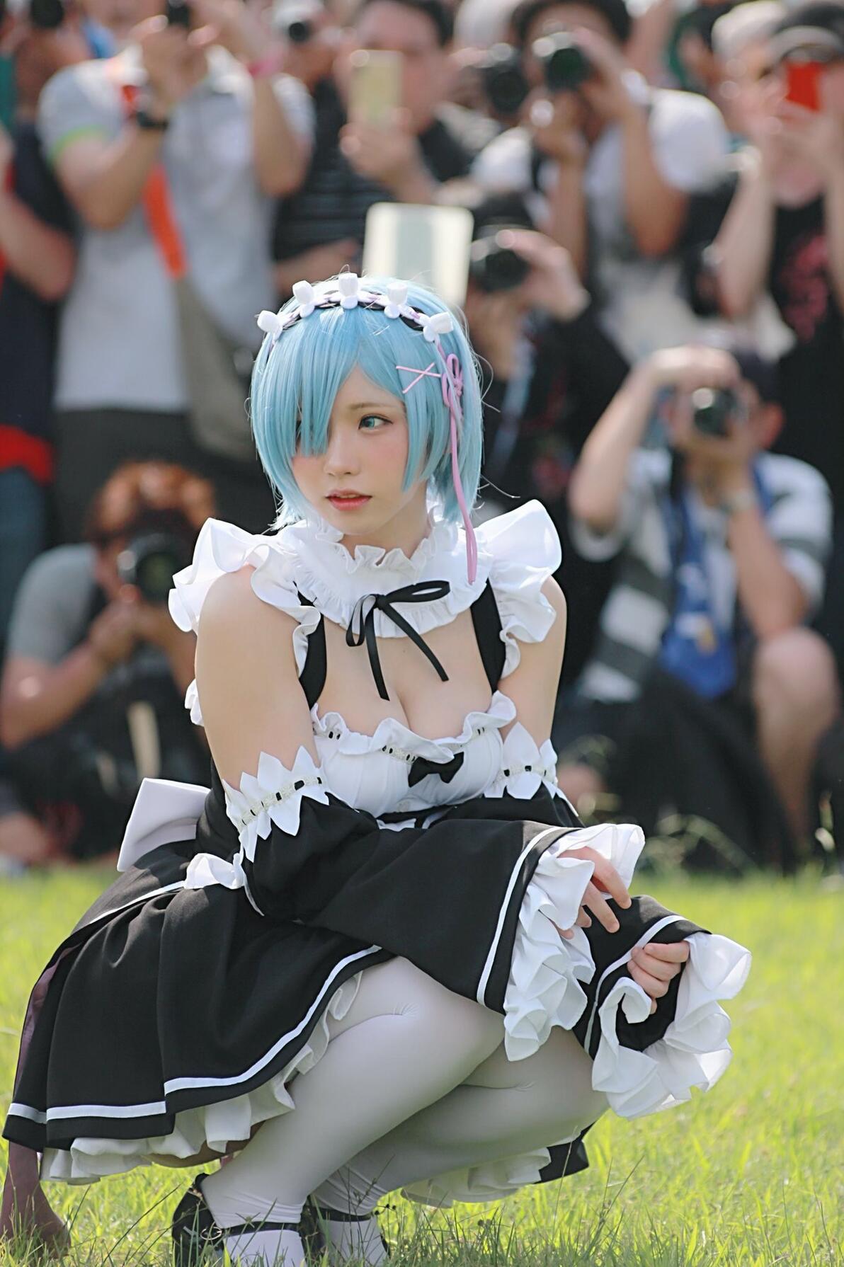 COSPLAY | 日本C96 美少女coser enako蕾姆COS图集，这也太nice了吧！ - 哔哩哔哩