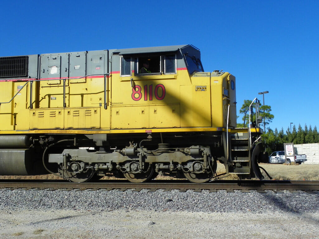 【科普】曾经存在过的六千英制马力——美国联合太平洋铁路SD90(43)AC型内燃机车 - 哔哩哔哩