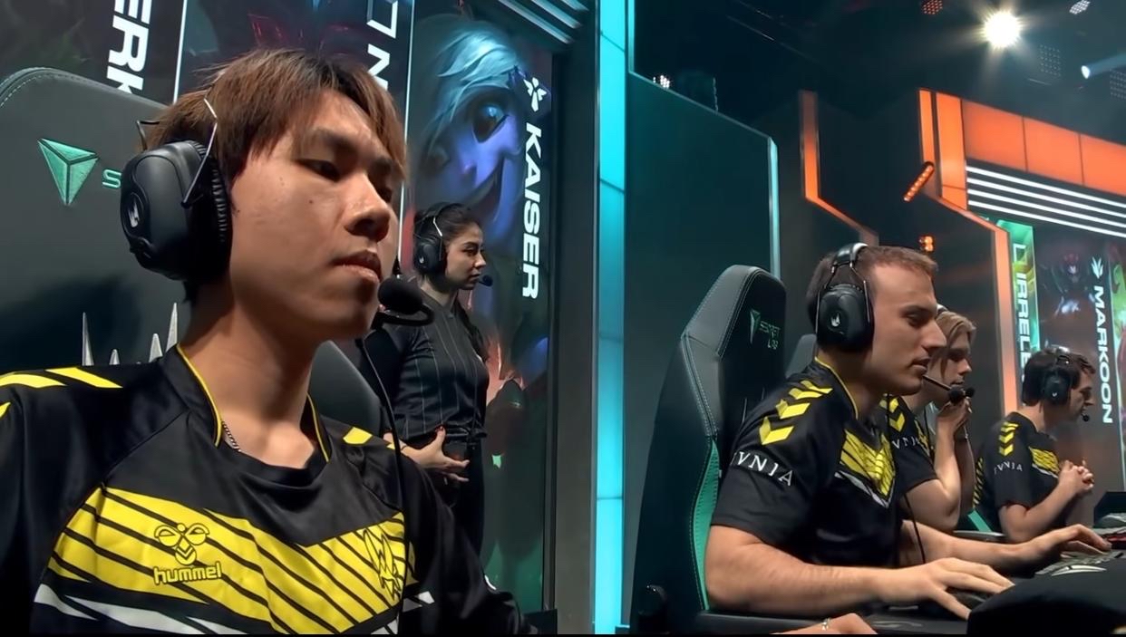 Bo不败金身告破，VIT付出惨痛代价，BP太过抽象，Perkz赛后安慰 - 哔哩哔哩